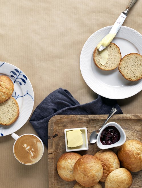 HJEMMEBAGTE KRYDDERBOLLER - Sandras køkken
